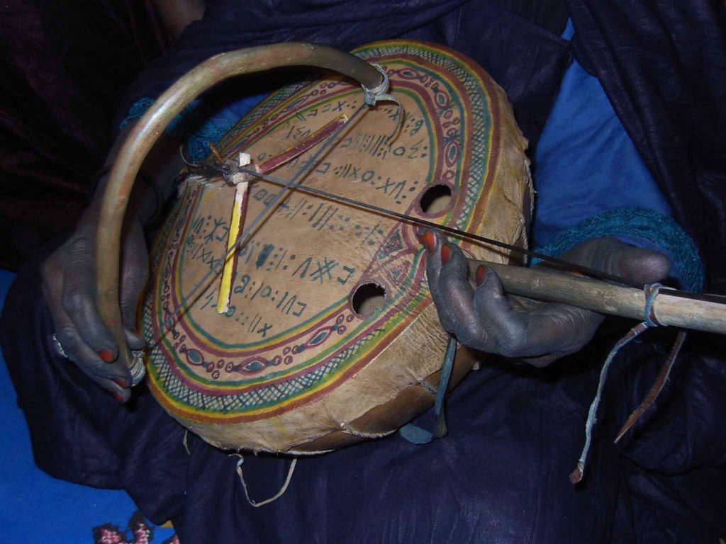 Imzad, Discover A Unique Tuareg Women-Only Musical Instrument | Amazigh ...